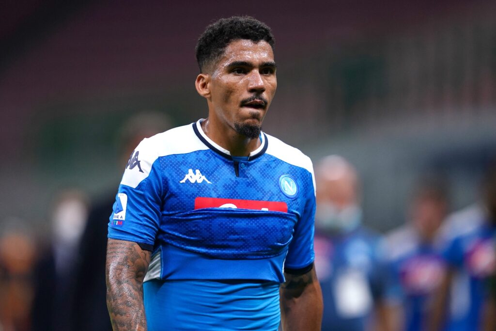 Allan dita o ritmo e a postura no meio-campo do Everton - Ponta Porã ...