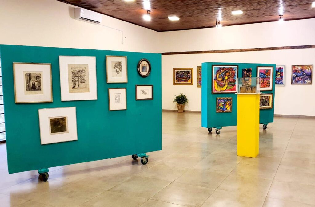 Julio César Álvarez expone desde parte de su rico acervo artístico ...