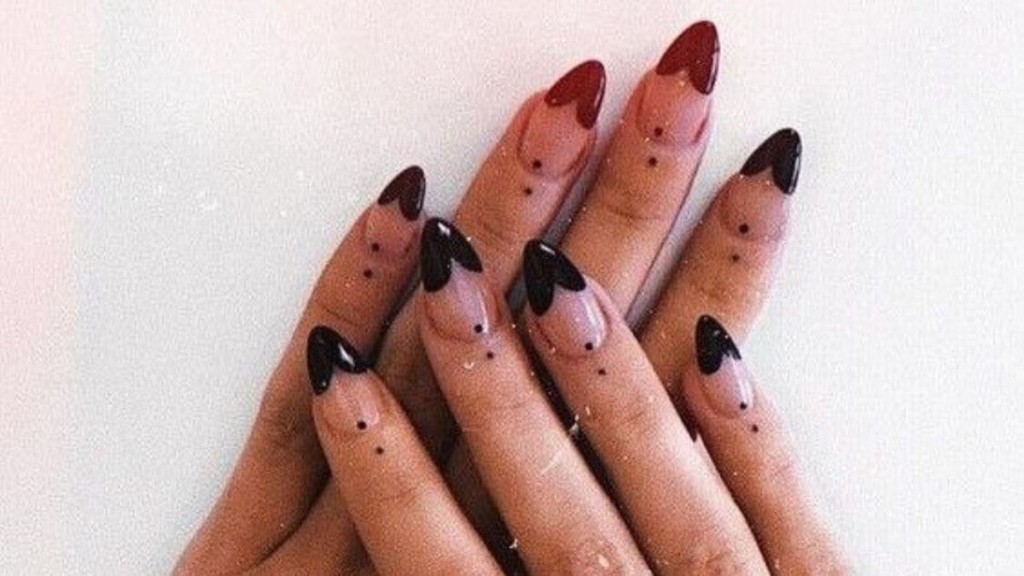 4 ideias de unhas escuras decoradas para se inspirar - Ponta Porã ...